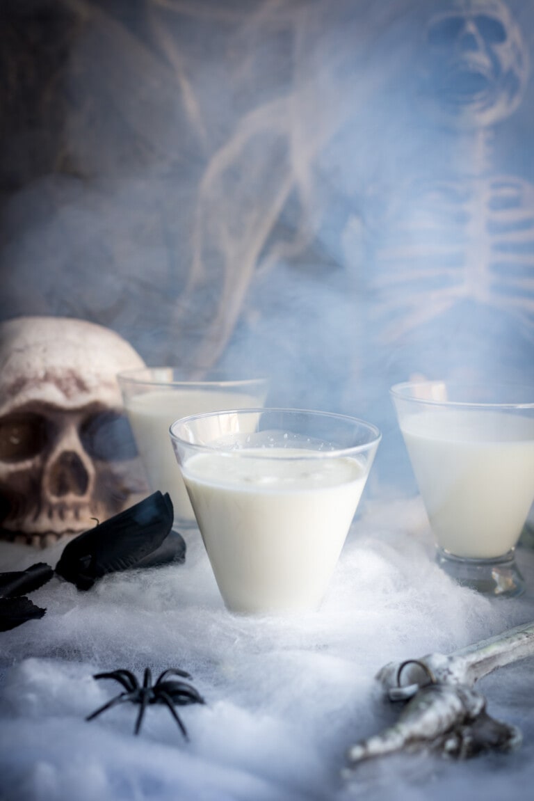 Liquid Ghost Halloween Cocktail #HolidayFoodParty