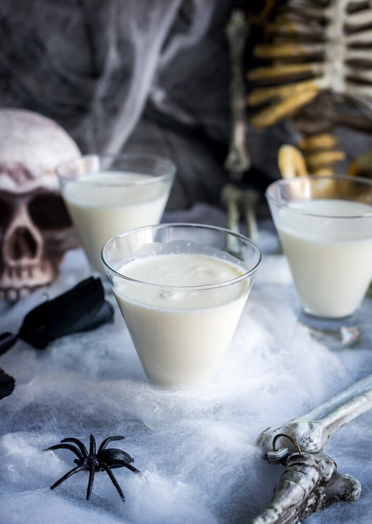Liquid Ghost Halloween Cocktail #HolidayFoodParty