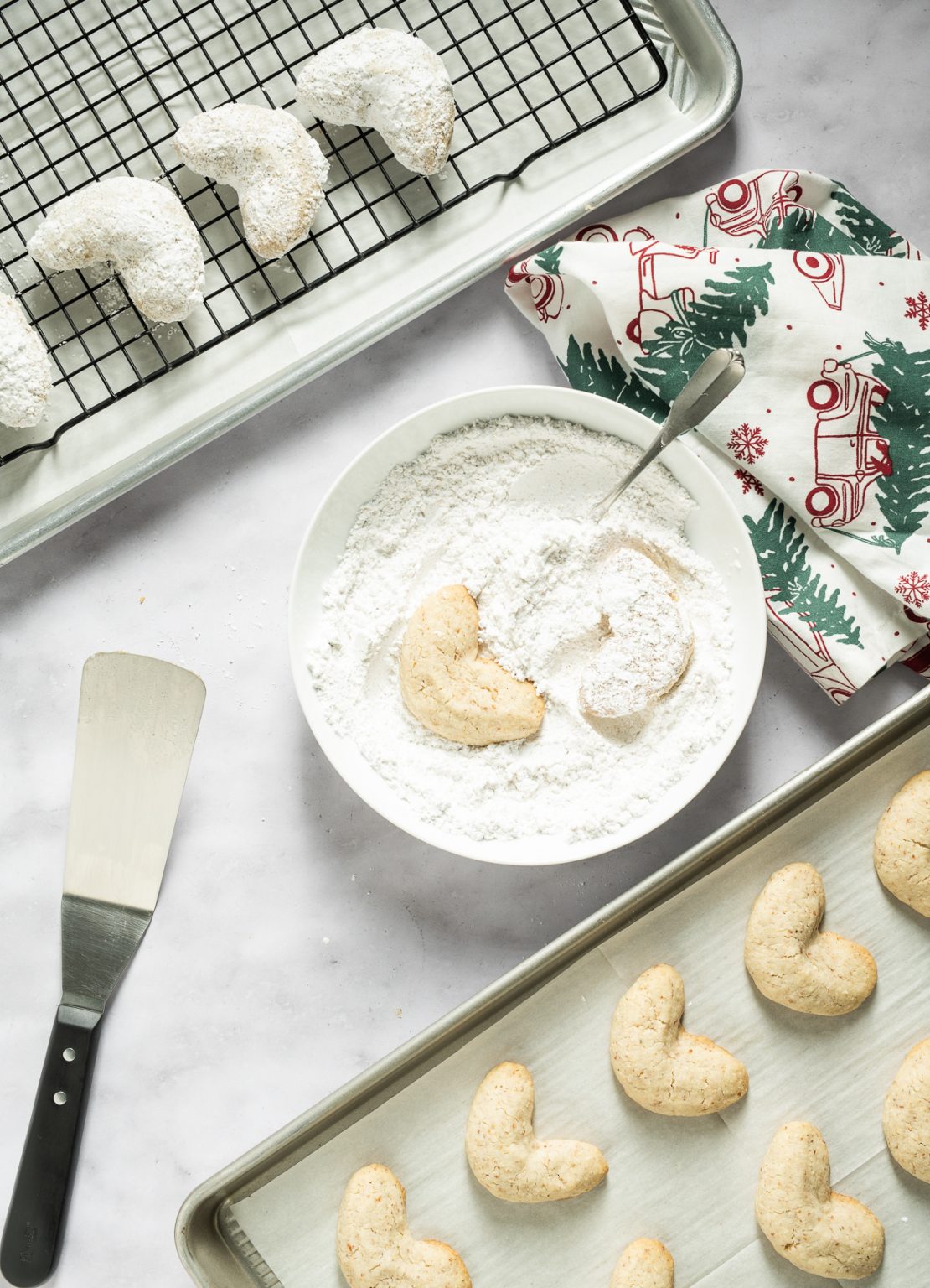 Vanilla Almond Crescent Cookies (Austrian Vanillekipferl)